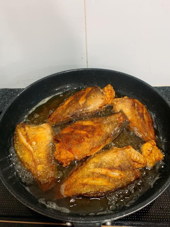 Dried Fish with Roe, Food & Drinks, Chilled & Frozen Food on Carousell