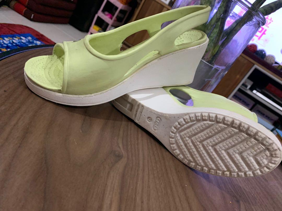 Original Crocs Shors, Women's Fashion, Footwear, Flipflops and Slides ...