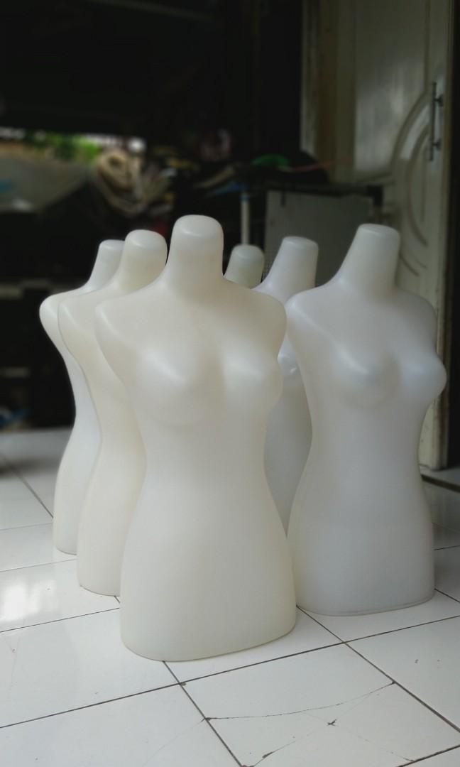 Patung Display Toko, Barang Yang Dicari di Carousell