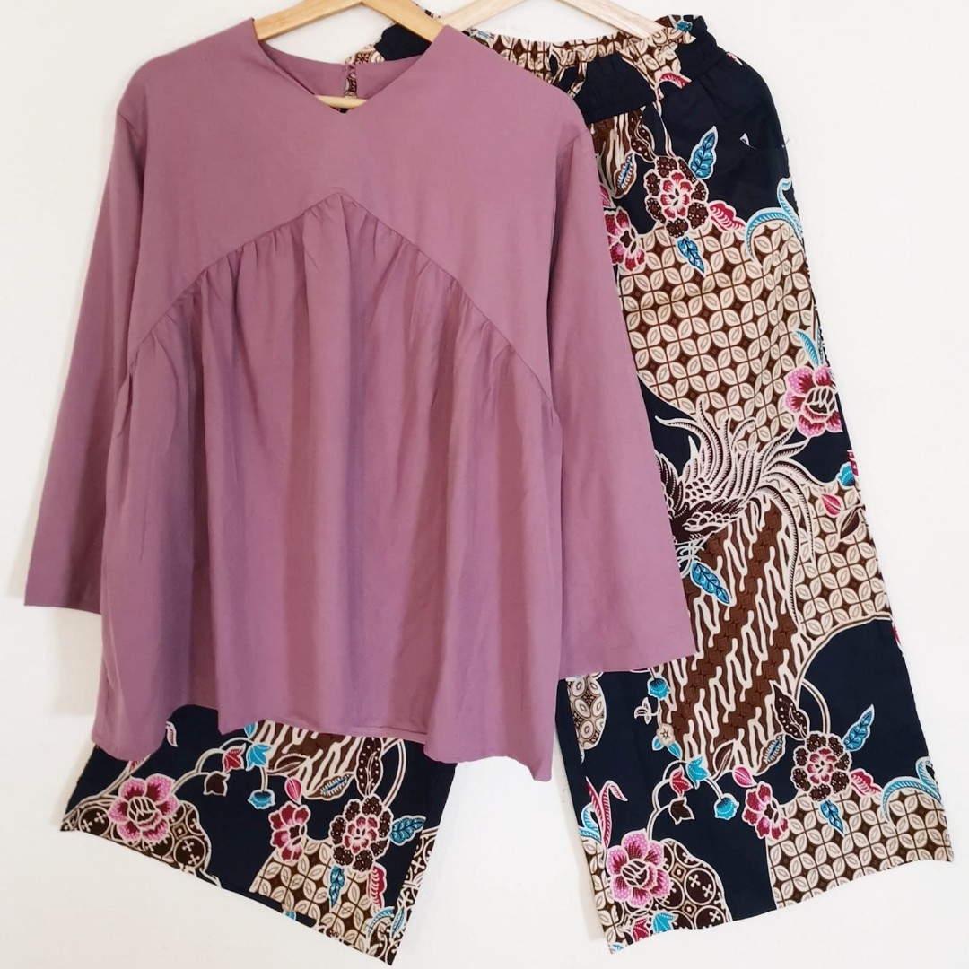 Batik Set, Women's Fashion, Bottoms, Other Bottoms on Carousell