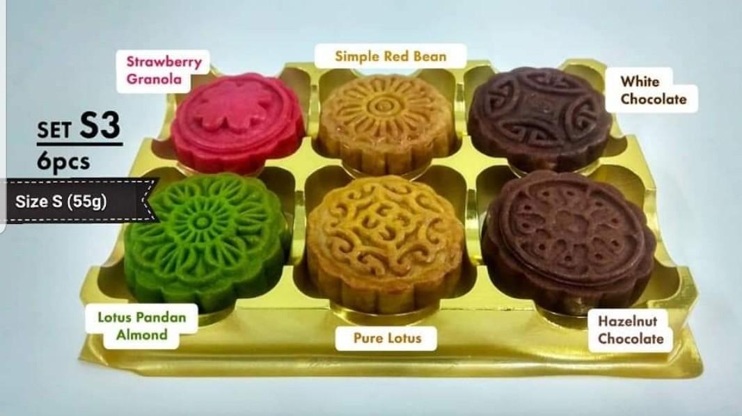 HALAL HOMEMADE MOONCAKES, Food & Drinks, Homemade Bakes on Carousell