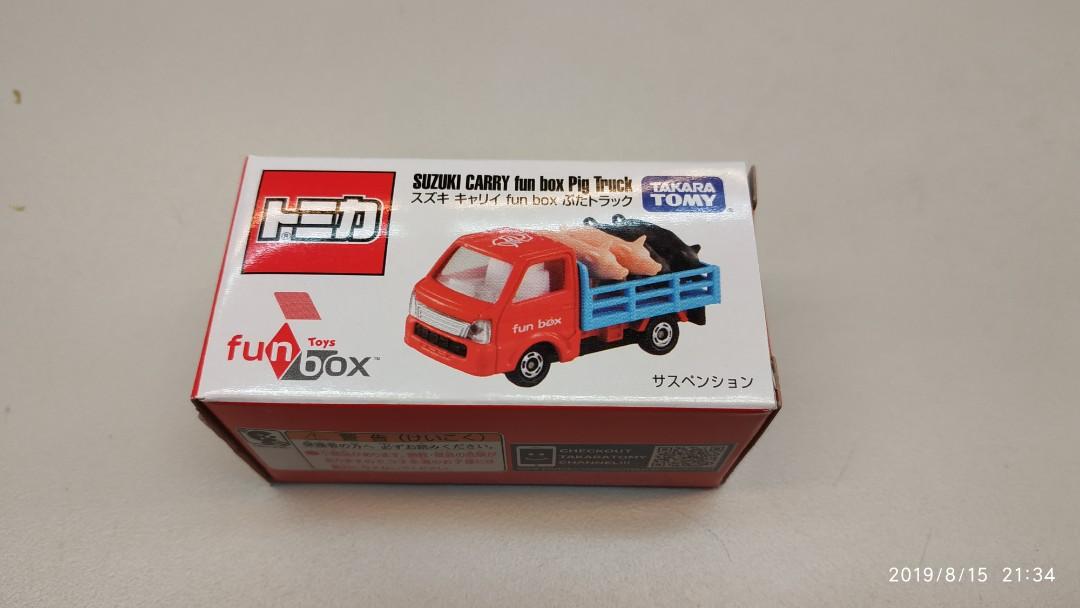 Tomica 台灣限定 Suzuki Carry fun box pig truck, 興趣及遊戲, 玩具 & 遊戲類 - Carousell