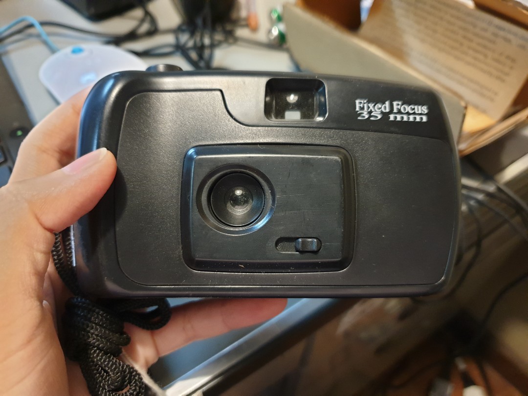 Vintage 35mm fixed focus film camera, Photography, Cameras on Carousell