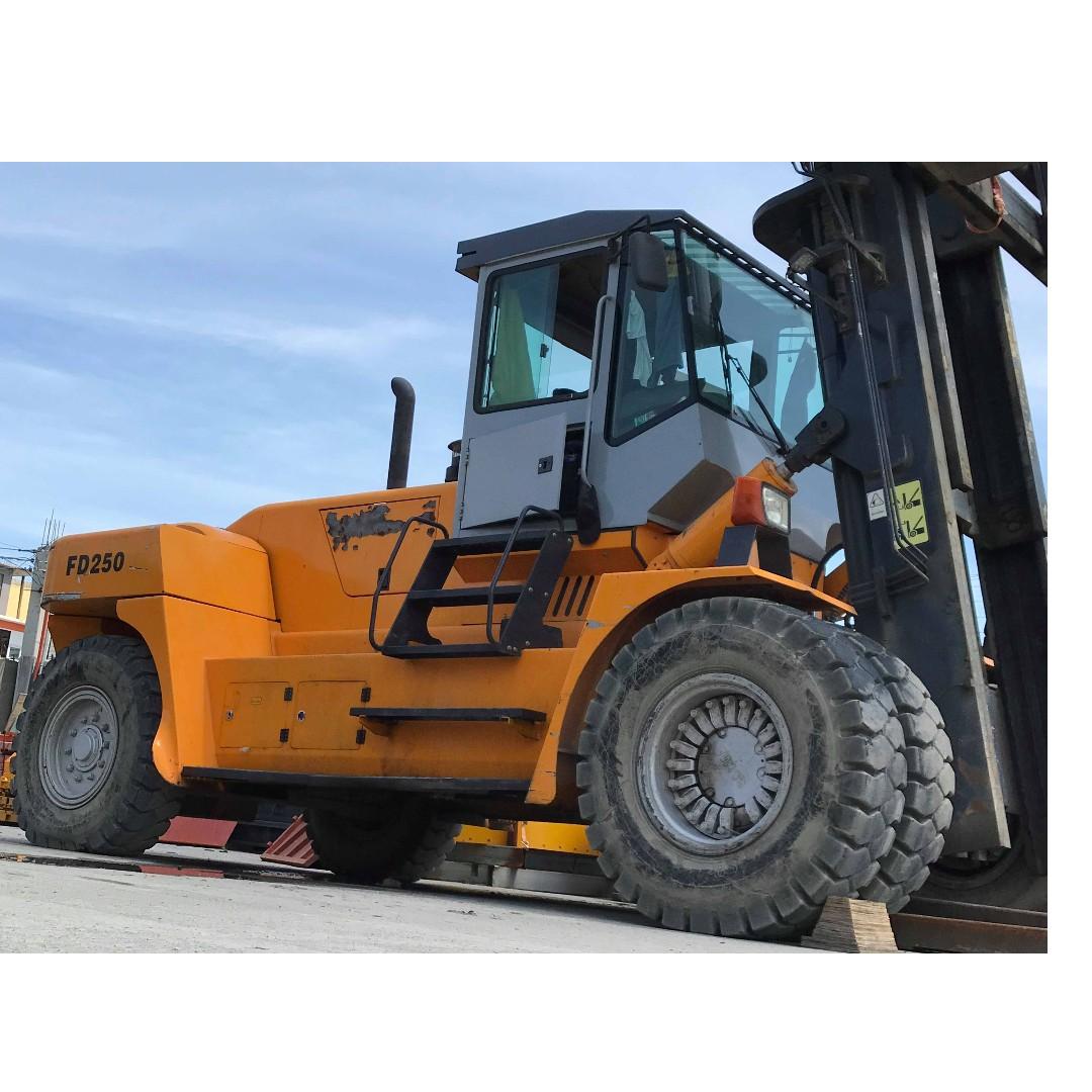 Brand New Heavy Forklift HNF250, Commercial & Industrial, Industrial ...
