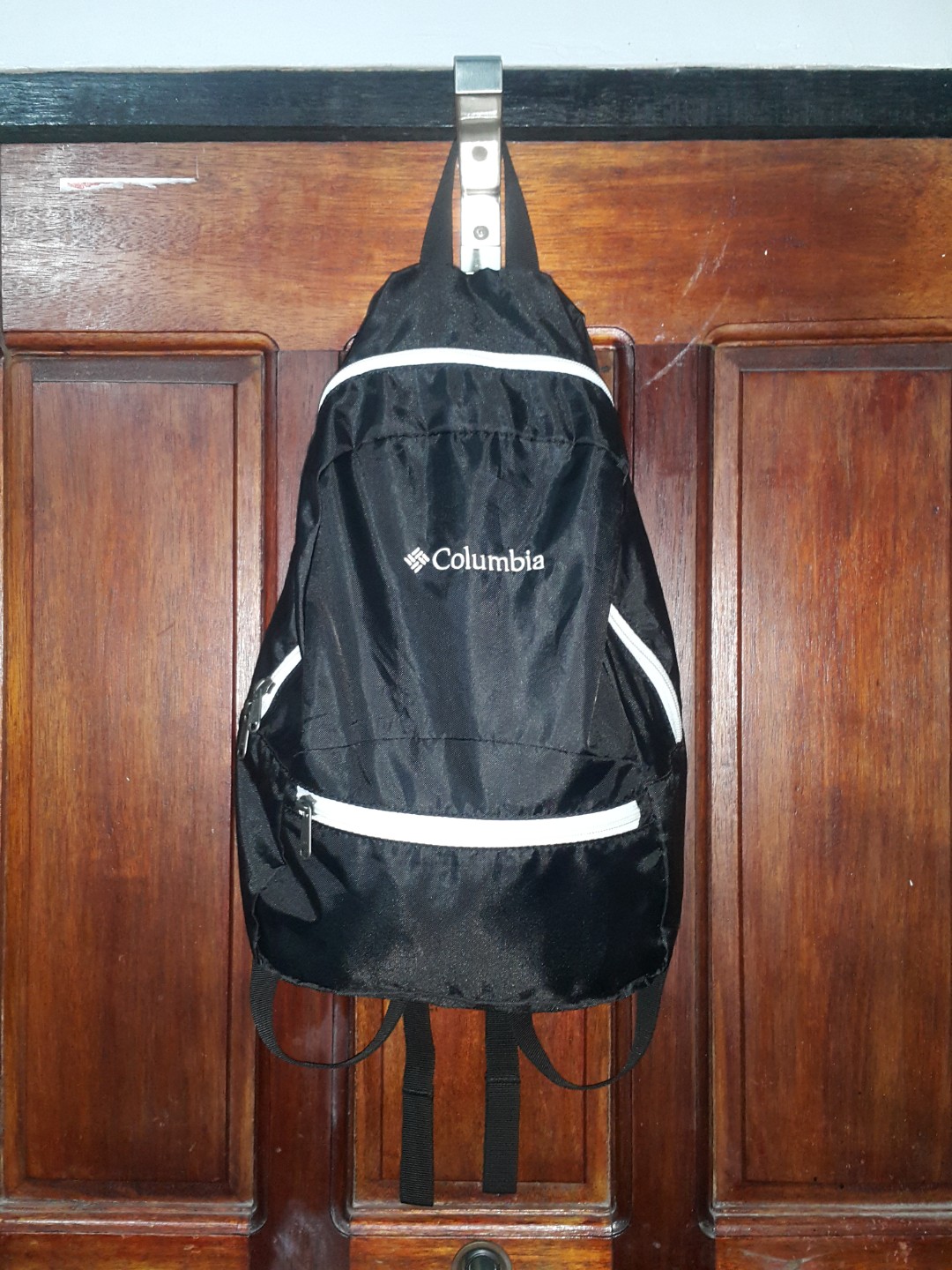 Columbia backpack, Men's Fashion, Activewear on Carousell