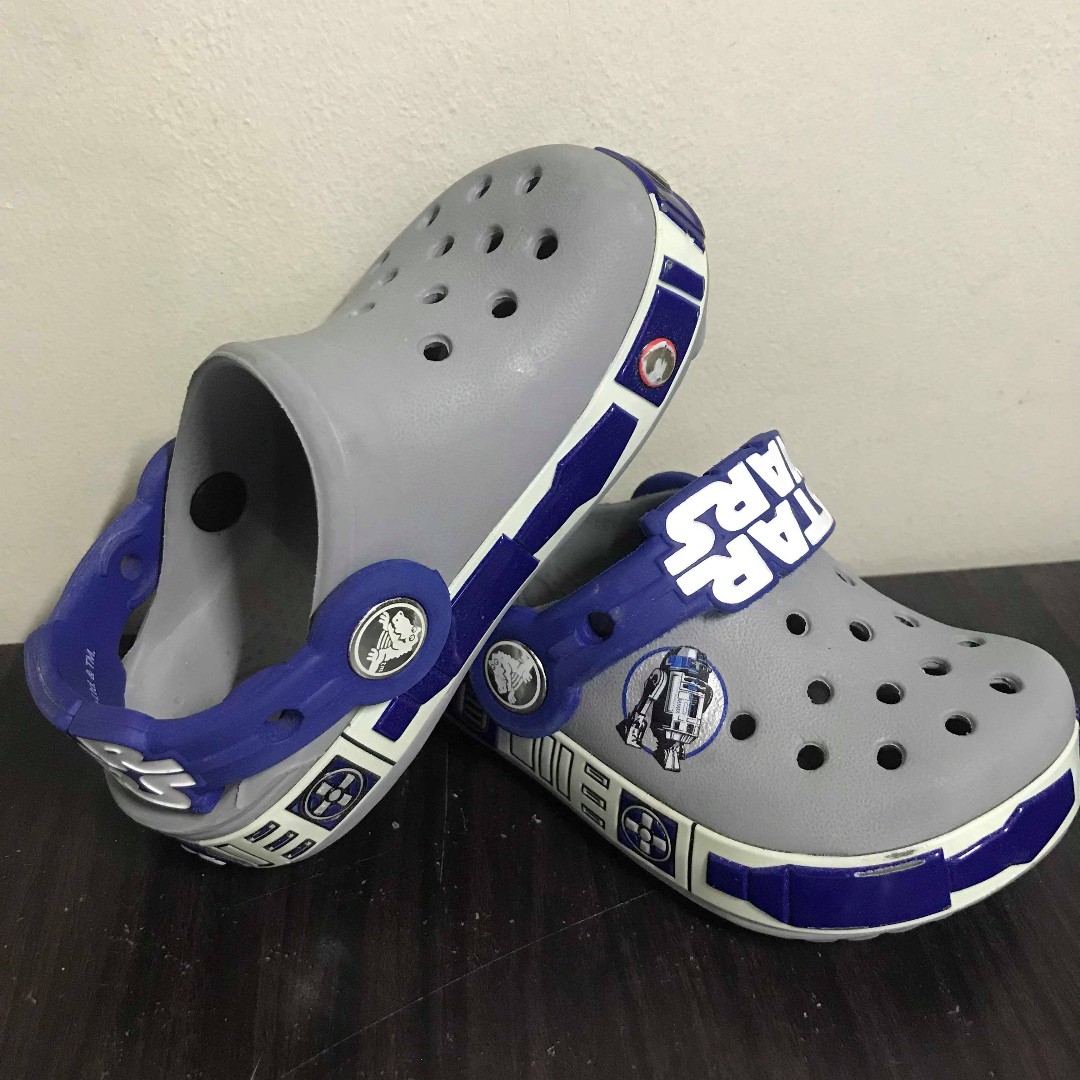 Crocs Kids Star wars R2D2, Babies & Kids, Babies & Kids Fashion on ...