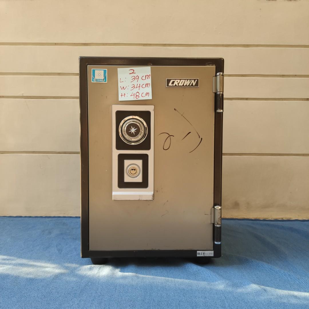 Crown Safety Vault, Babies & Kids, Baby Nursery & Kids Furniture ...