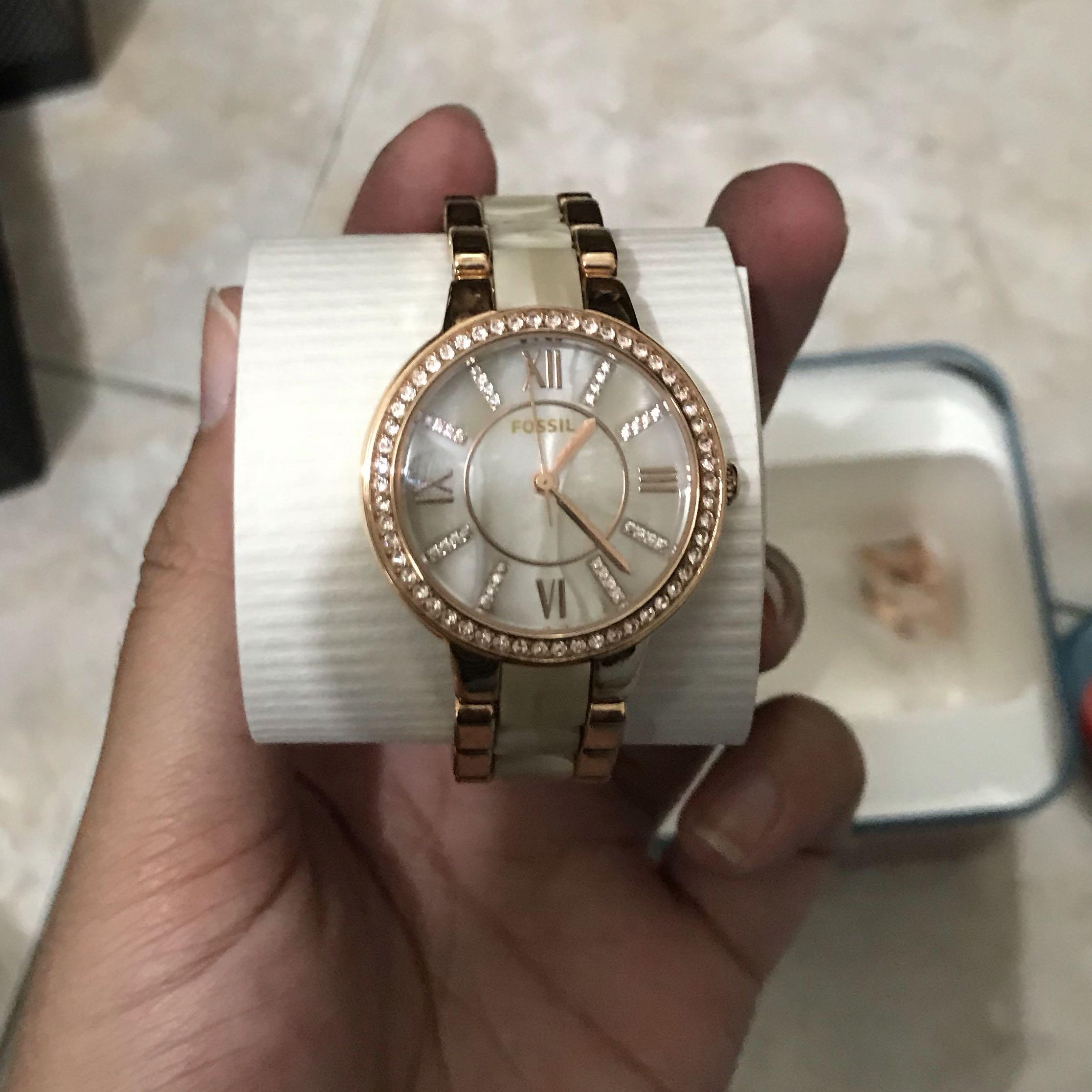 Fossil Golden Watch, Fesyen Wanita, Jam Tangan di Carousell