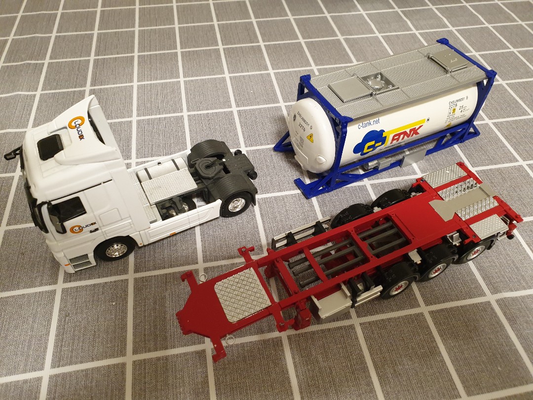 Iso tank container trailer, Hobbies & Toys, Toys & Games on Carousell