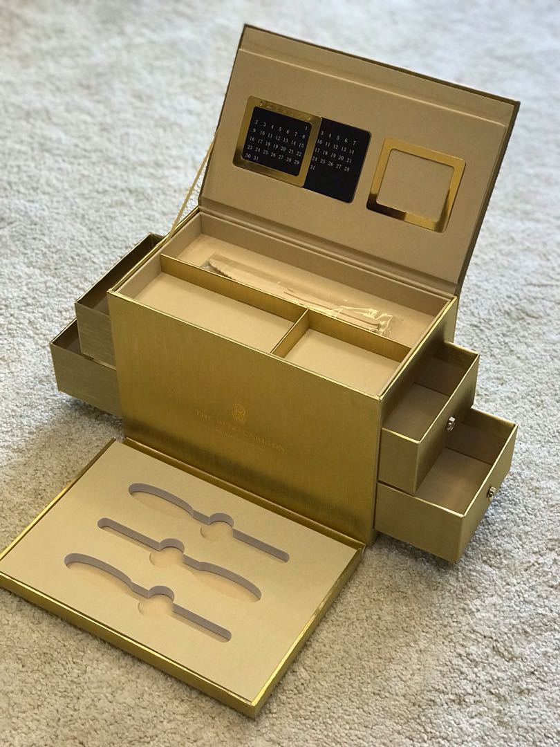 Ritz-Carlton Mooncake Box, Everything Else on Carousell