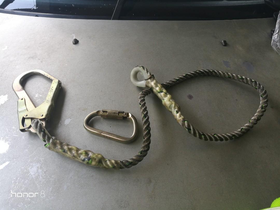 Safety harness quebee, Everything Else, Others on Carousell