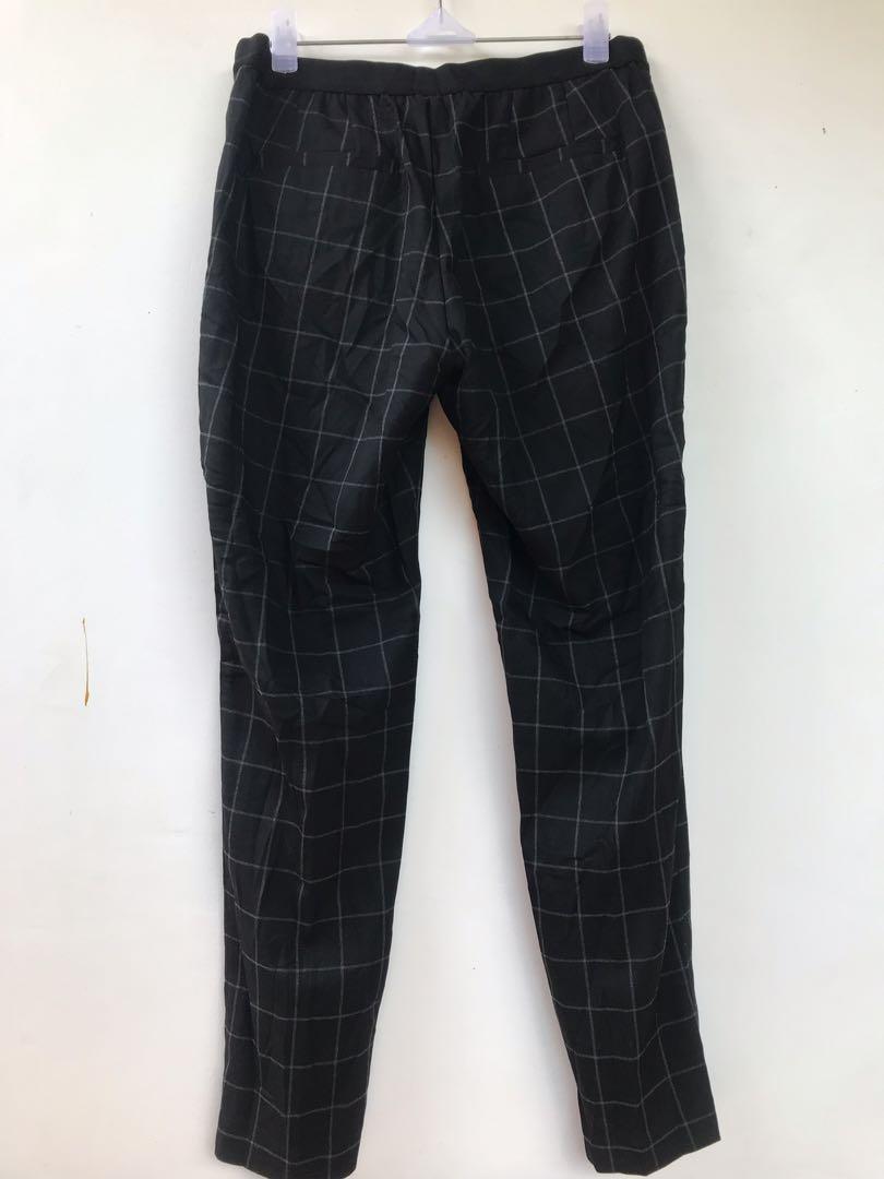 Uniqlo Grid Trousers, Women's Fashion, Bottoms, Other Bottoms on Carousell