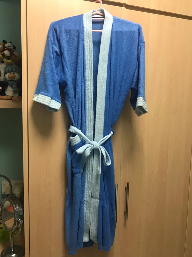 Funfit swim robe blue, Men's Fashion, Activewear on Carousell