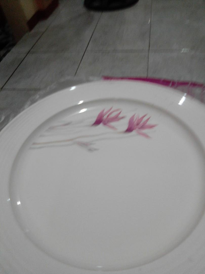 Tupperware plate luxuria, Furniture & Home Living, Home Improvement ...