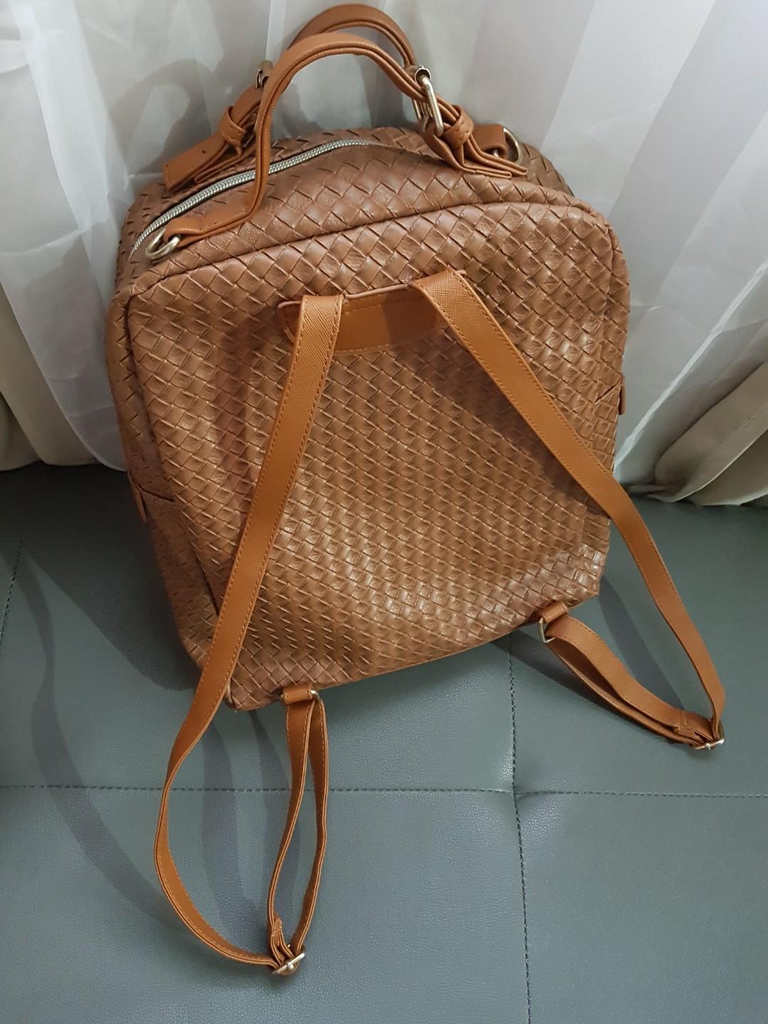 Authentic Giles N Brooks Backpack, Women's Fashion, Bags & Wallets ...