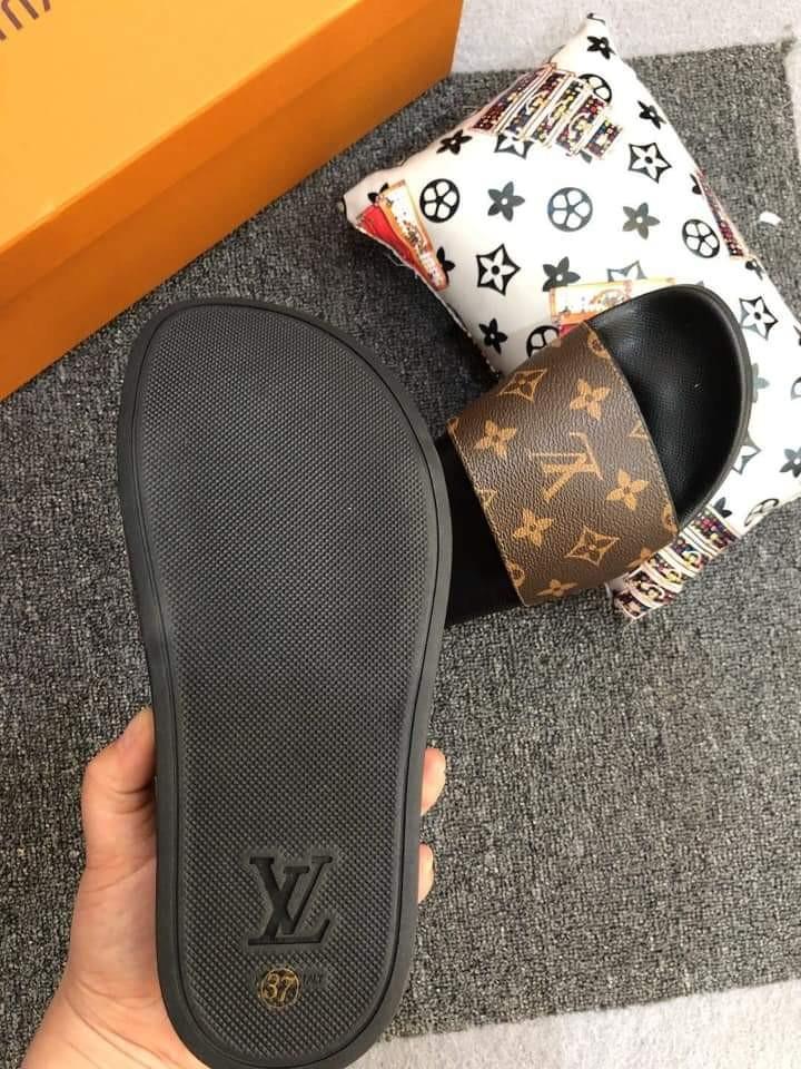 Louis Vuitton slides, Women's Fashion, Footwear, Flats & Sandals on ...