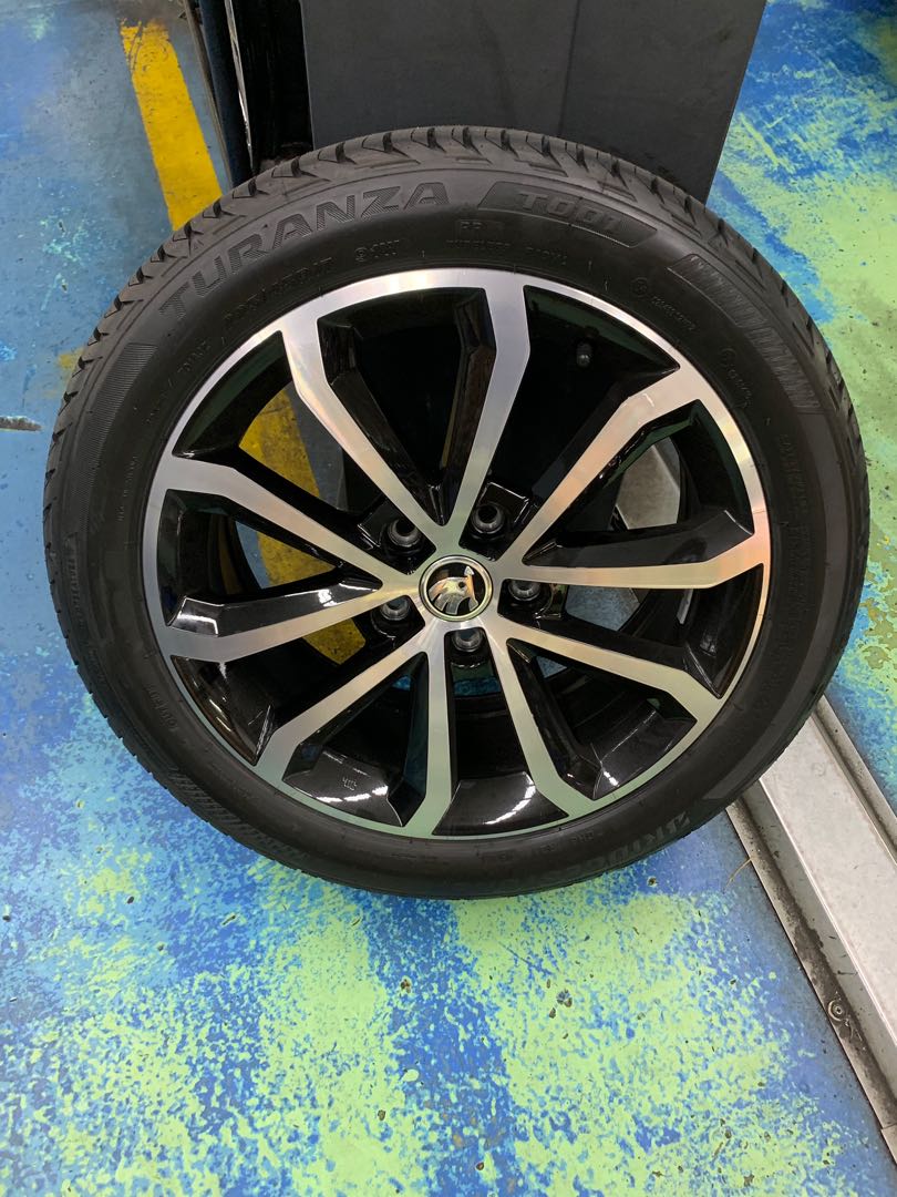 Skoda Octavia 17 inch rim & tyre set, Car Accessories, Tyres & Rims on ...