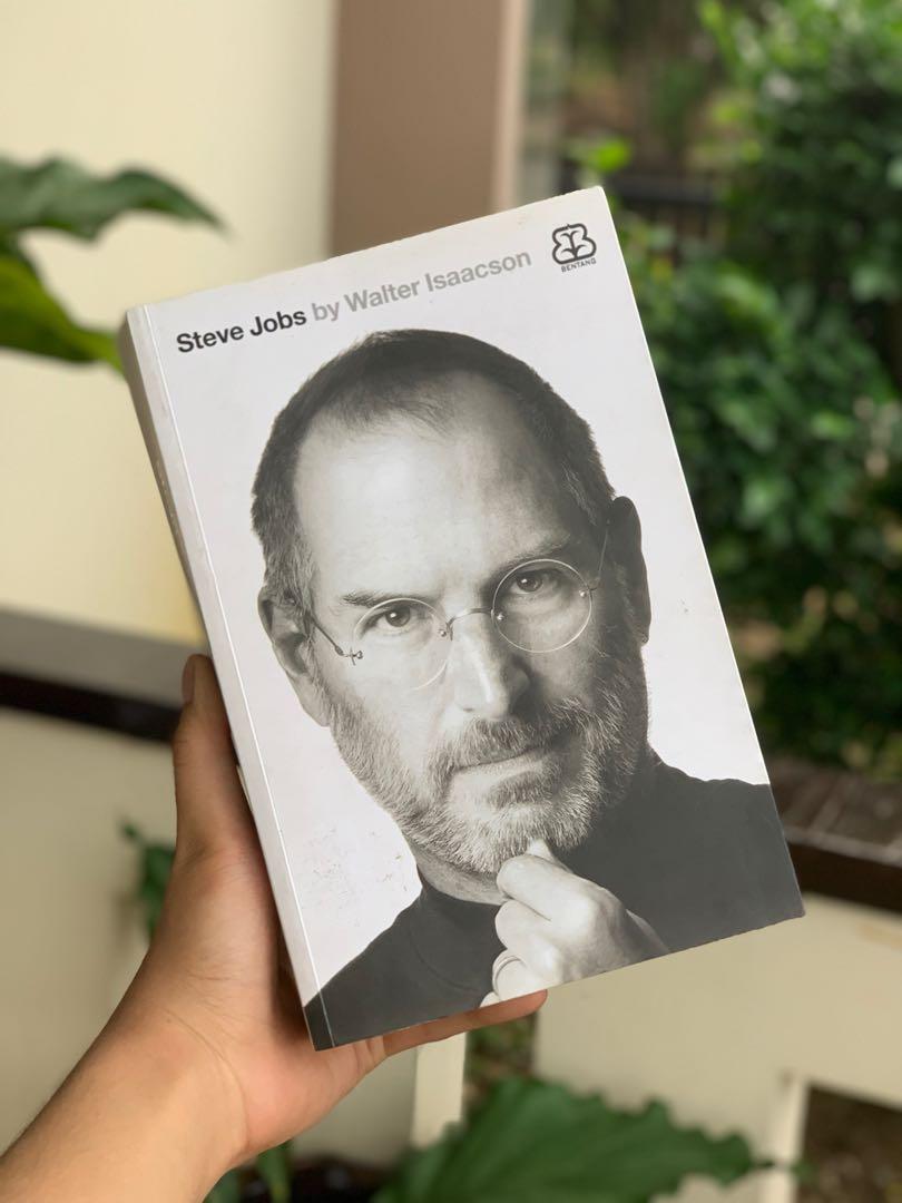 Steve Jobs by Walter Isaacson (Indonesian) Biography, Buku & Alat Tulis, Buku di Carousell