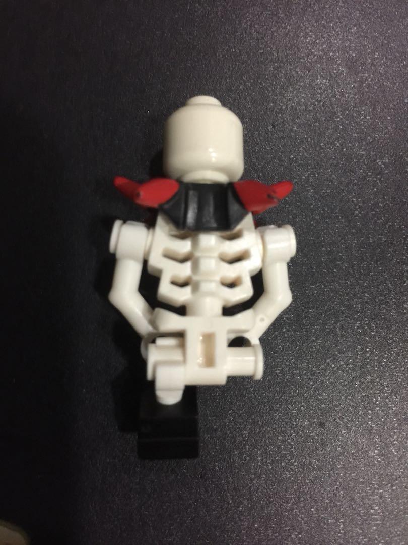 Lego Skeleton with vest BROKEN right leg , mini figurine, Hobbies ...