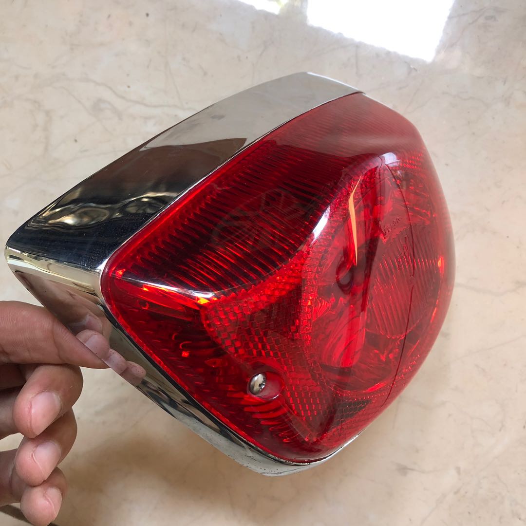 Stop lamp or Tail lamp Vespa LX ORIGINAL, Motor di Carousell