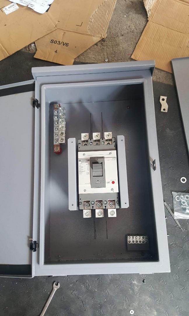 Uninterruptible Power Supply Data Cabinet Automatic Voltage Regulator ...