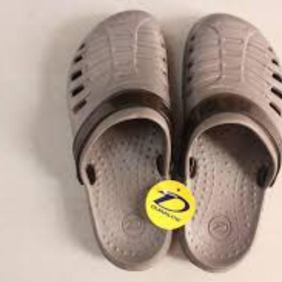 DURALITE, Men's Fashion, Footwear, Slippers & Slides on Carousell