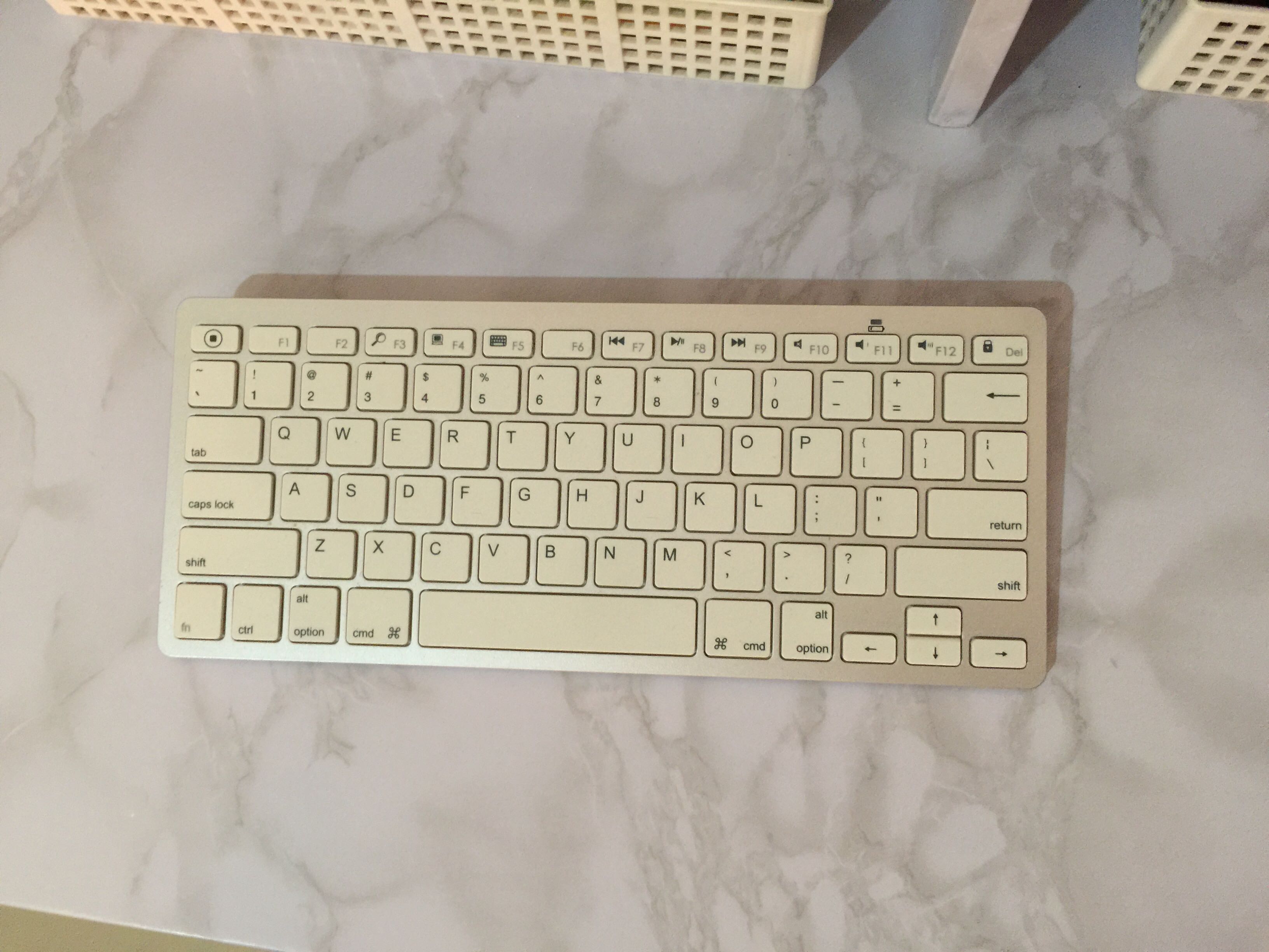 Miniso Wireless Bluetooth Keyboard, Computers & Tech, Parts ...