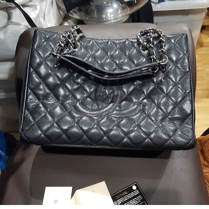 Authentic chanel Gst, Women's Fashion, Bags & Wallets, Purses & Pouches ...