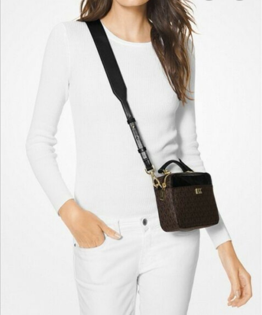 Michael Kors mini mott camera bag, Women's Fashion, Bags & Wallets ...