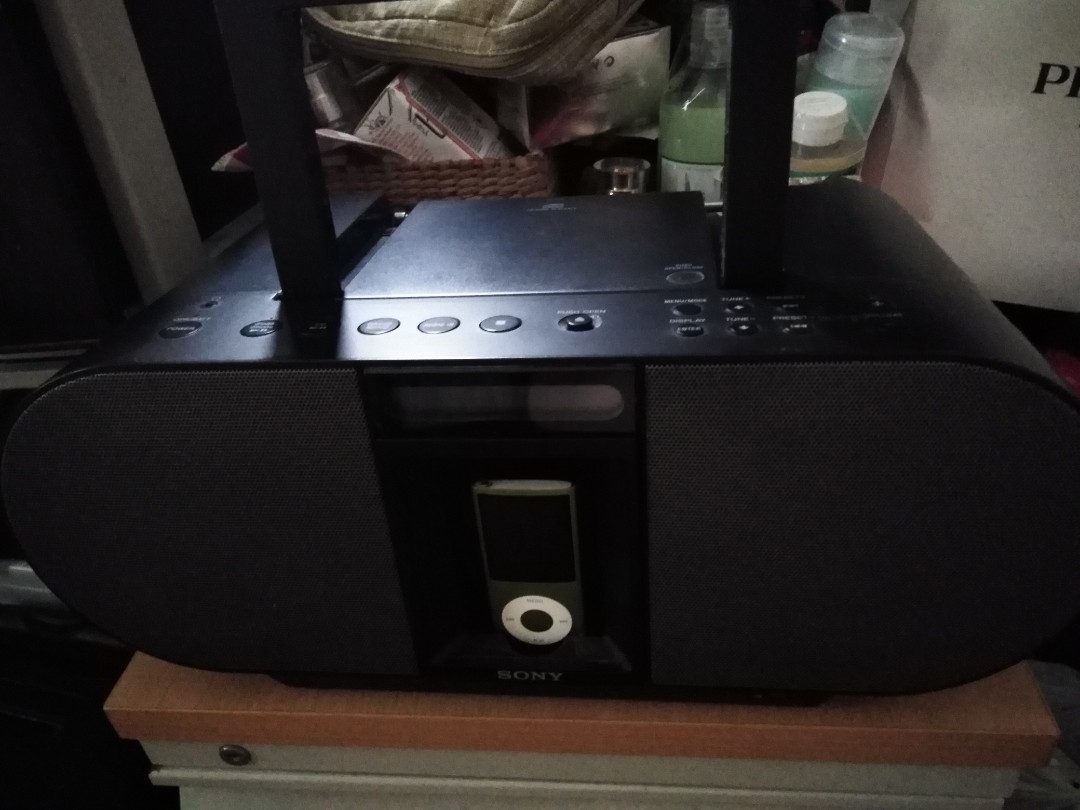 Sony ZS-S4iP CD/Radio Boombox with Free Ipod Nano 110 Volts, Audio ...