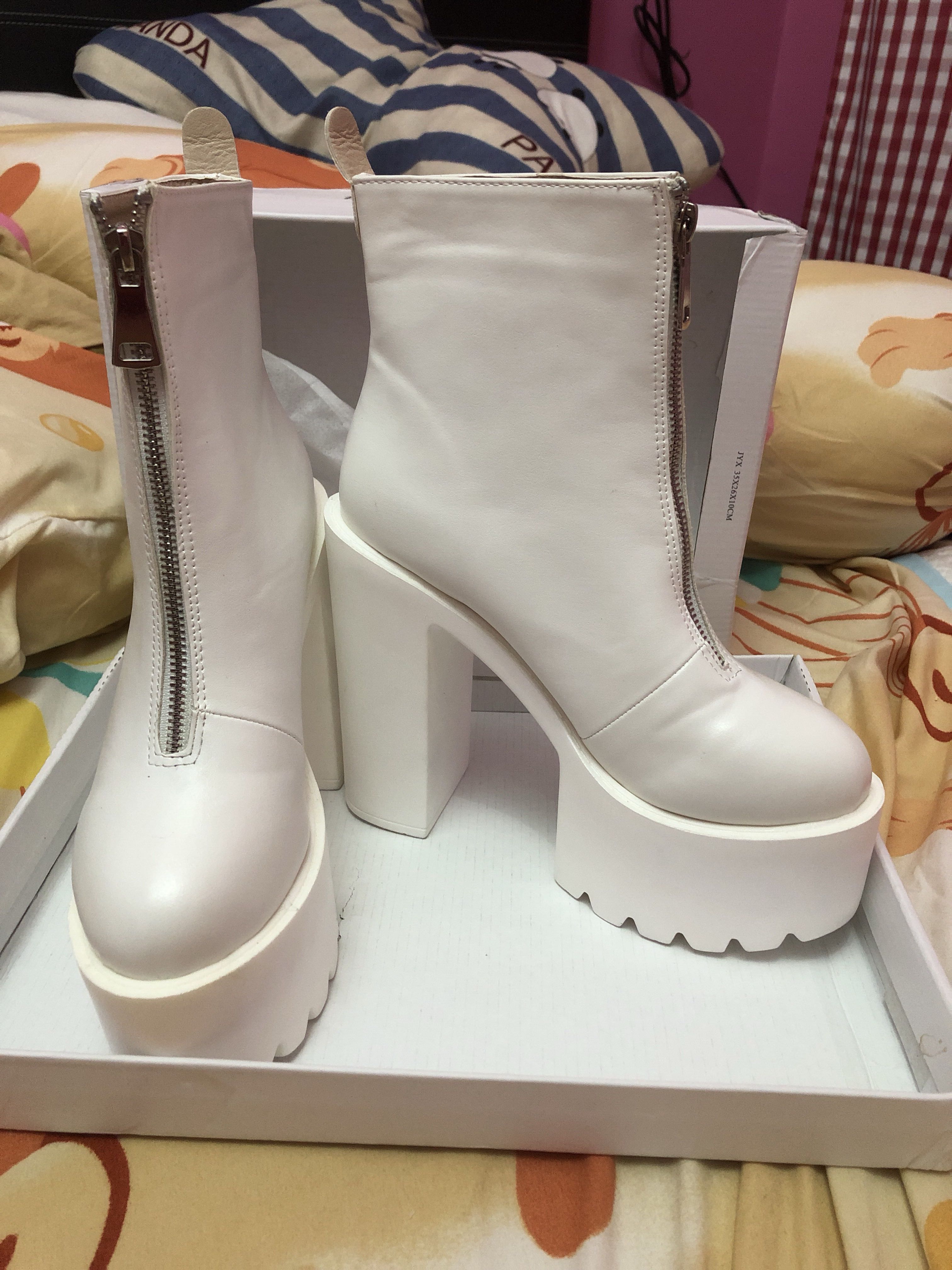 White Platform Boots with Zip, Women's Fashion, Footwear, Boots on ...