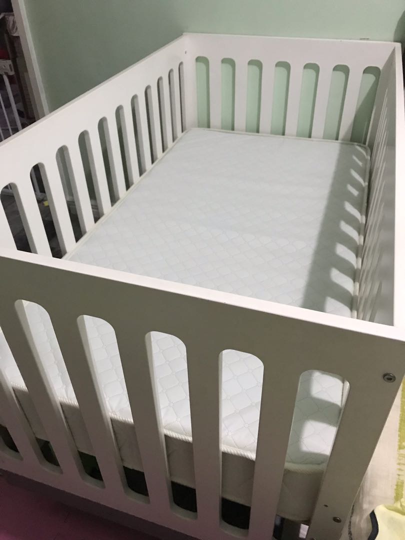 Cuddlebug Madison Convertible Crib, Babies & Kids, Baby Nursery & Kids ...