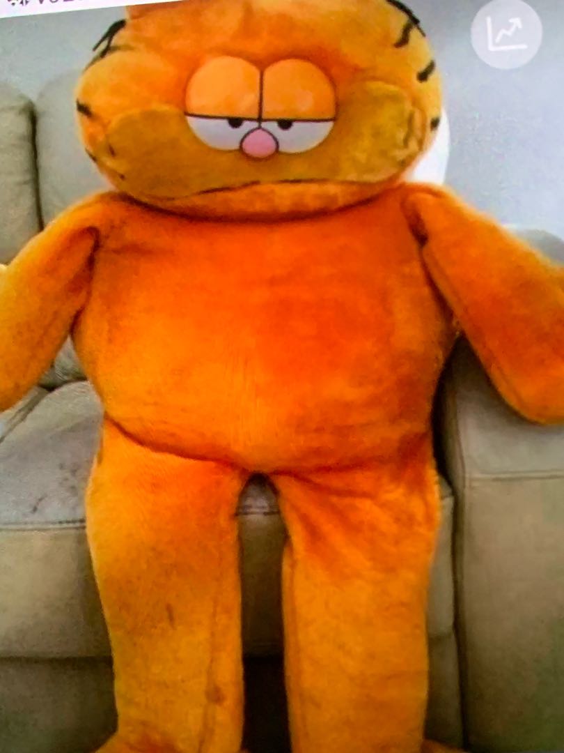 Giant Garfield, Hobbies & Toys, Toys & Games on Carousell
