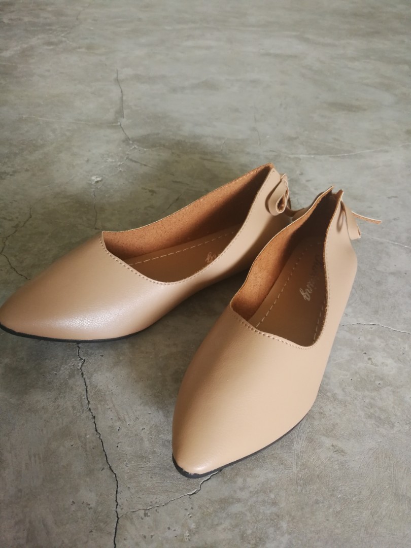 Beige flats / ballerina shoes, Women's Fashion, Footwear, Flats on ...