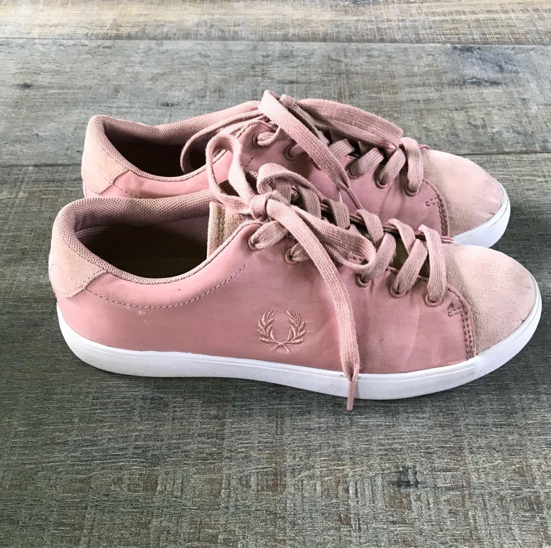 ORIGINAL FRED PERRY LOTTIE POLY SMOKE PINK SNEAKERS, Women's Fashion ...