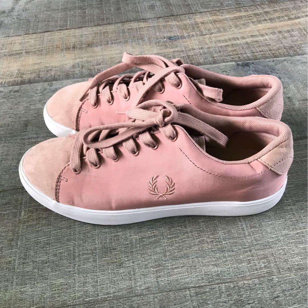 ORIGINAL FRED PERRY LOTTIE POLY SMOKE PINK SNEAKERS, Women's Fashion ...