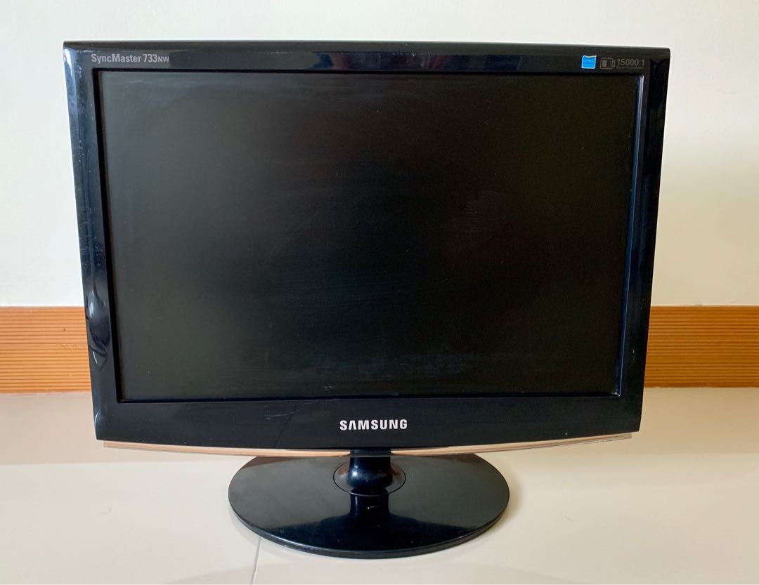 Used Samsung Monitor 17in (white spots on corners), Computers & Tech ...