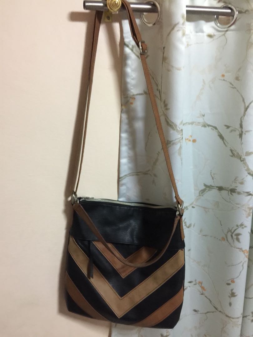 Authentic Relic Sling bag, Women's Fashion, Bags & Wallets, Cross-body ...