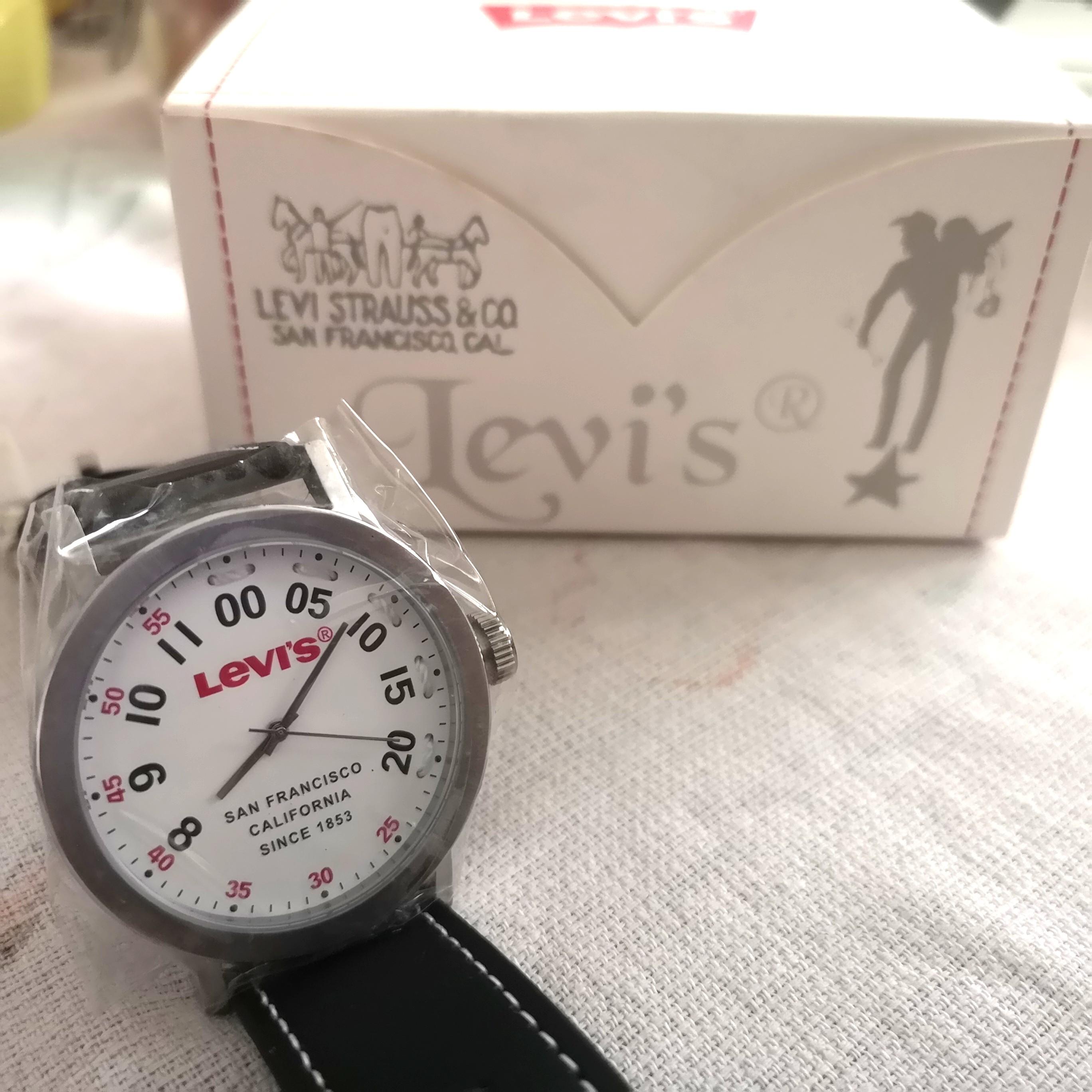 Levi's Limited Edition Watch, Mobile Phones & Gadgets, Wearables ...
