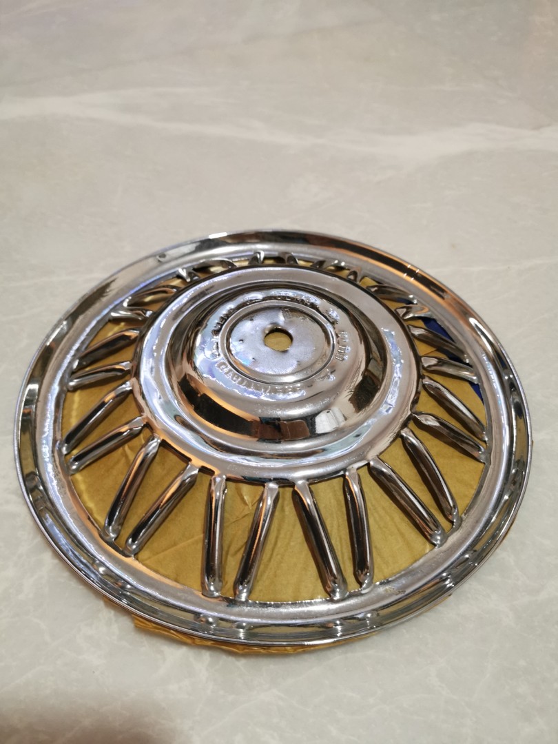 Ulma hubcap for vespa, Motorcycles, Motorcycle Accessories on Carousell