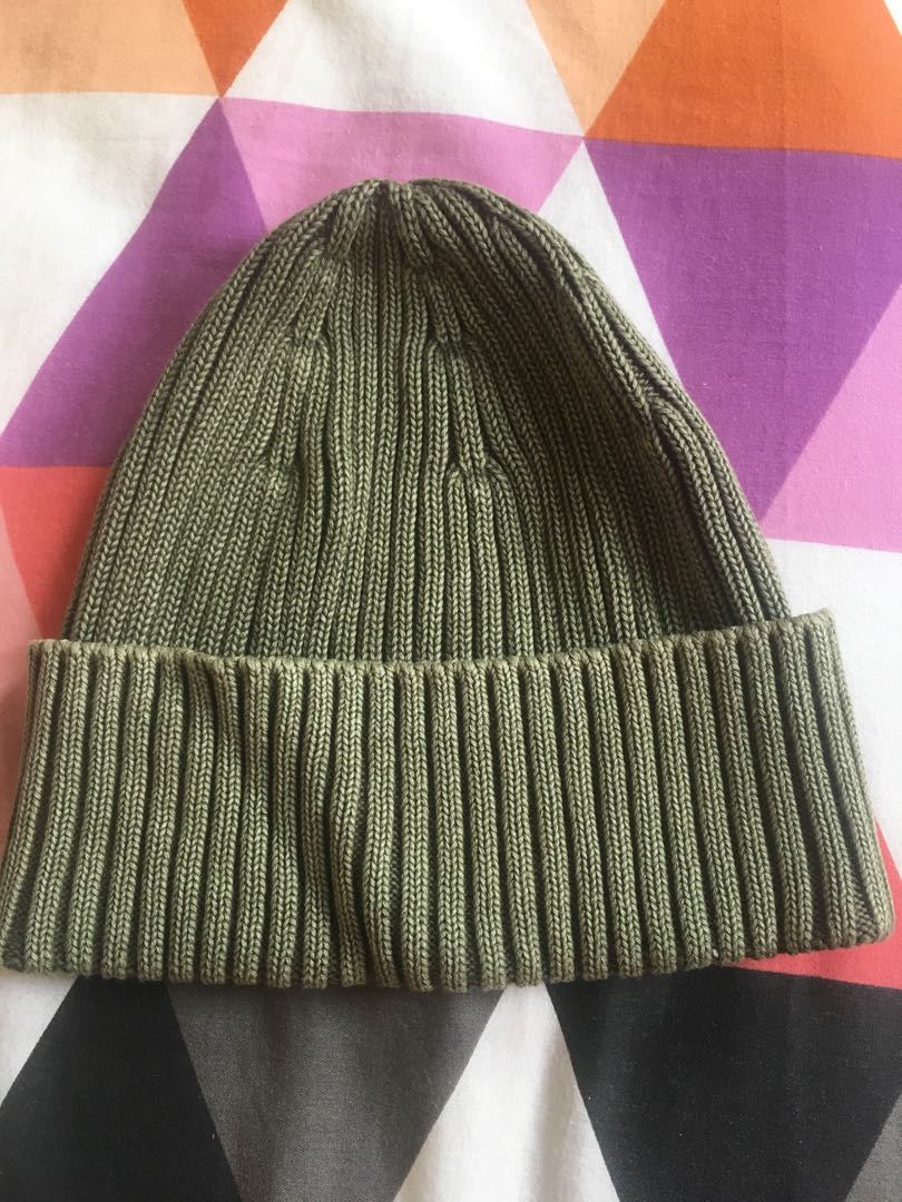 uniqlo beanie, Men's Fashion, Watches & Accessories, Caps & Hats on ...