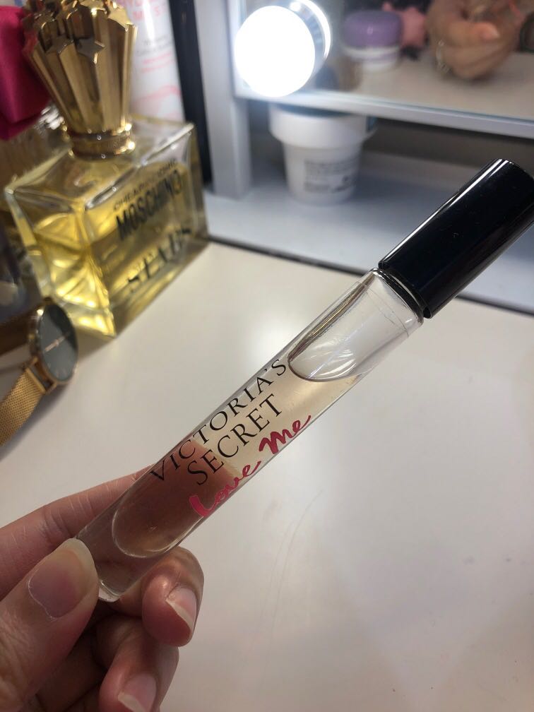 Victorias Secret Roll Perfume Kesehatan And Kecantikan Parfum Kuku And Lainnya Di Carousell