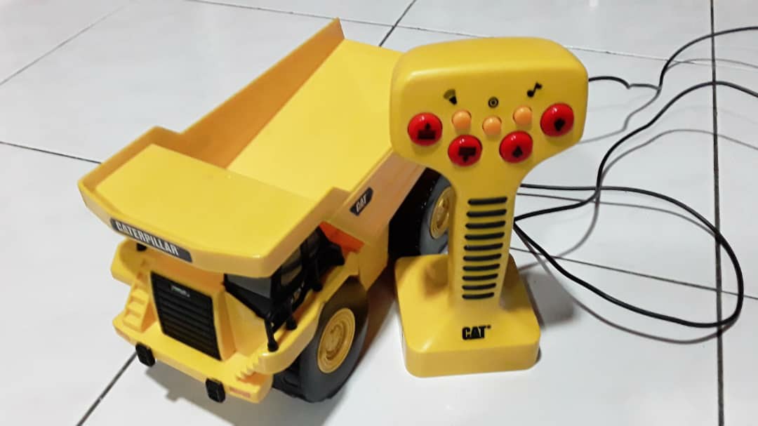 Caterpillar RC, Hobbies & Toys, Toys & Games on Carousell