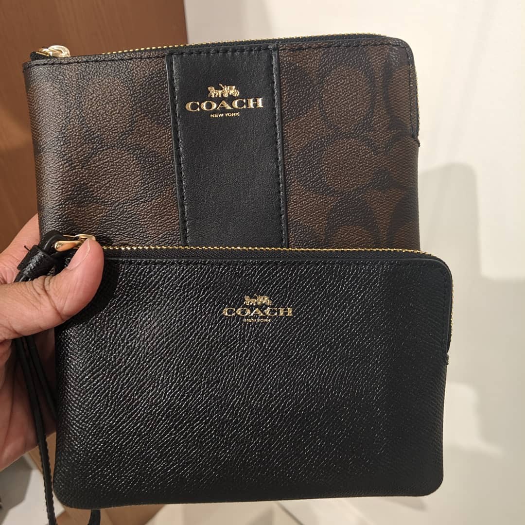 Coach Wallet, Women's Fashion, Bags & Wallets, Clutches on Carousell