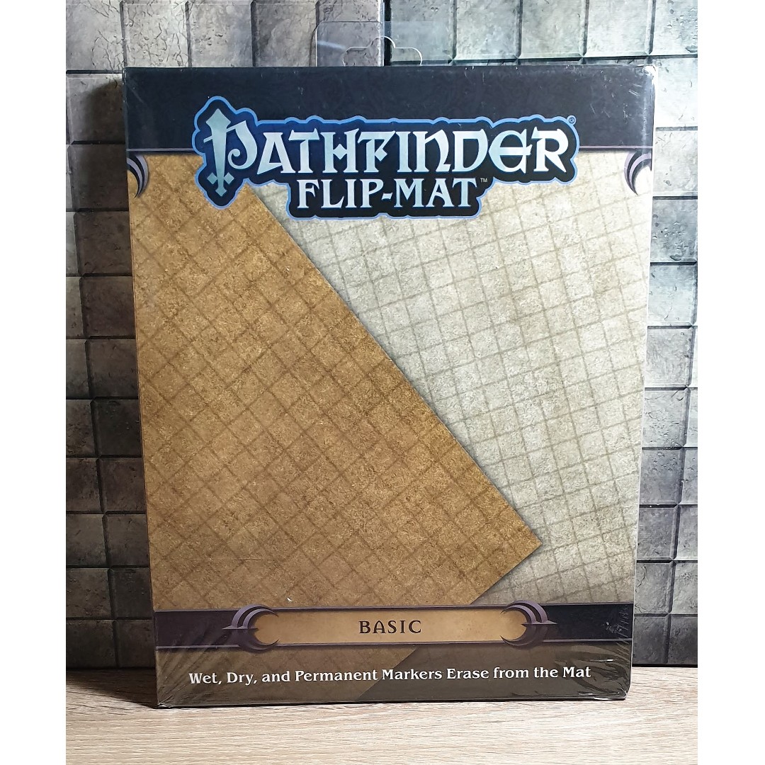 Pathfinder Flip-Mat: Basic - Dungeons & Dragons Accessory, Hobbies ...
