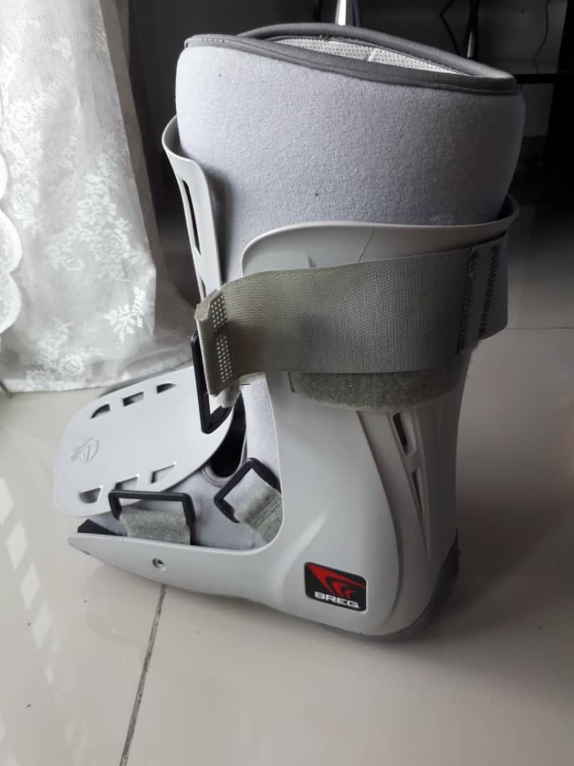 Orthopaedic boot, Looking For on Carousell