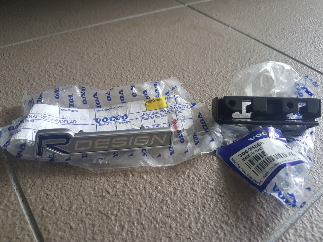 Volvo R design front grille emblem, Car Accessories, Accessories on ...
