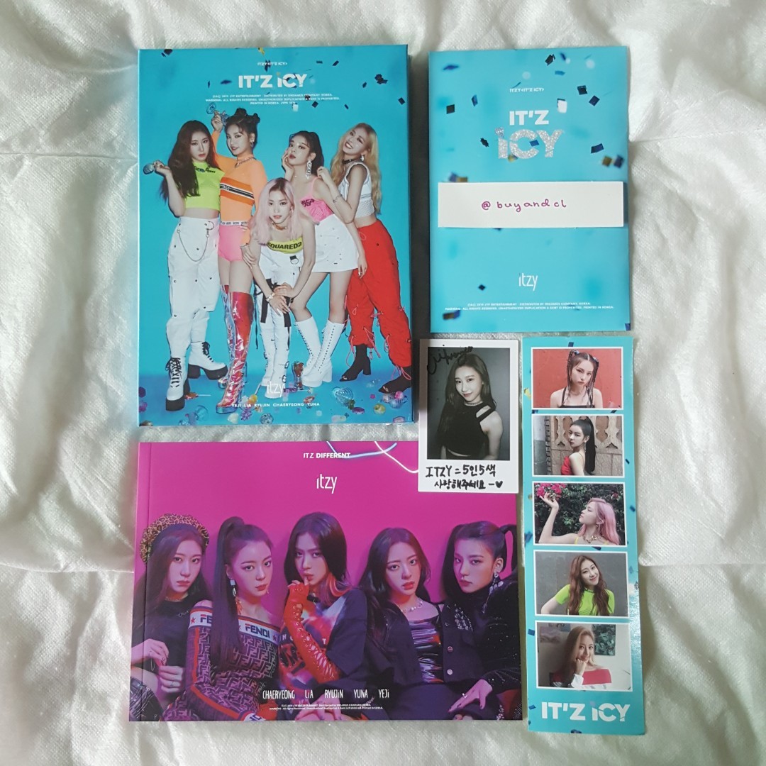 ITZY ITz ICY Album ITz Version Sealed with Pre-Order Benefits and Group Poster # ...