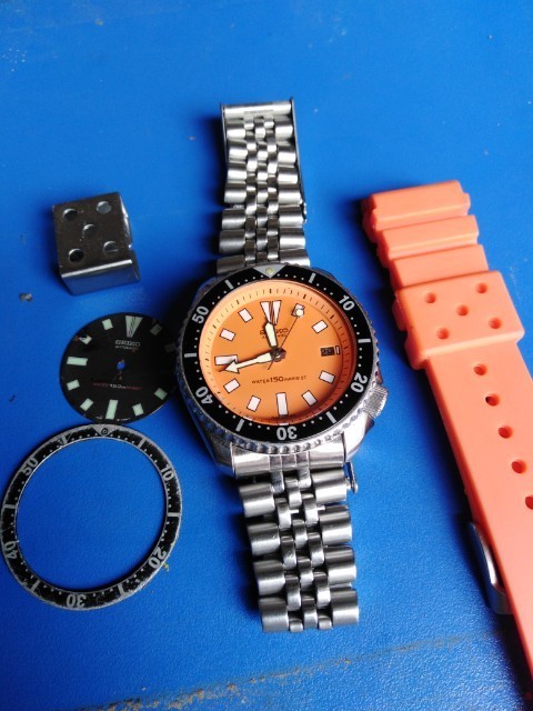 Seiko Diver's watch big size orange dial, Men's Fashion, Watches ...