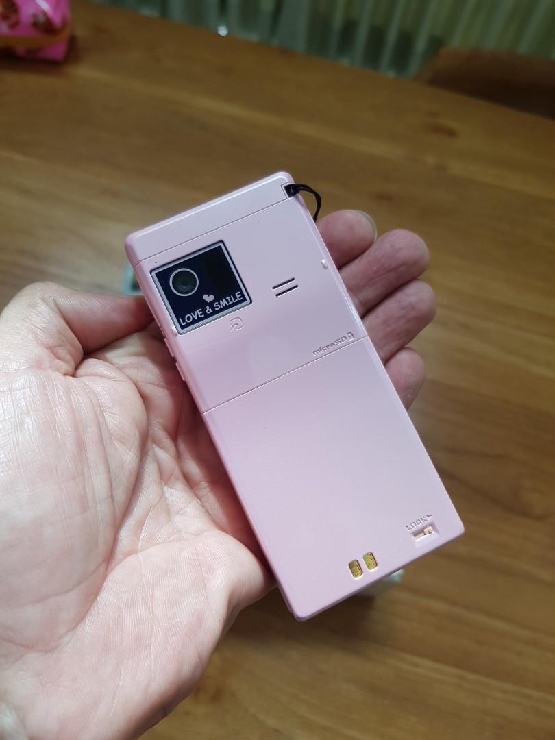 Fujitsu NTT docomo F-06D Flip Phone, Mobile Phones & Gadgets, Mobile ...